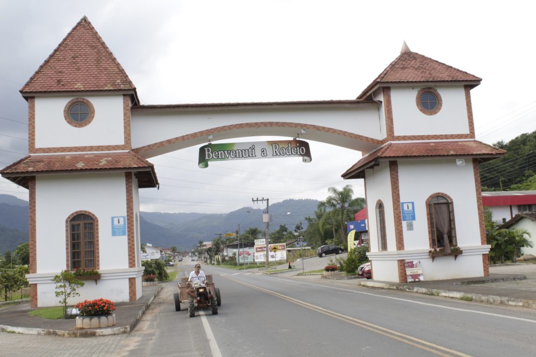 Rodeio, um passeio pela cidade dos anjos - Casa de Doda